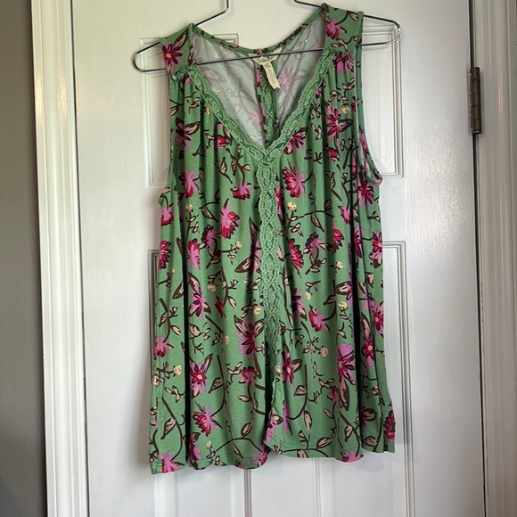 Matilda Jane | Tops | Matilda Jane Weekend Getaway Green Floral Vneck ...